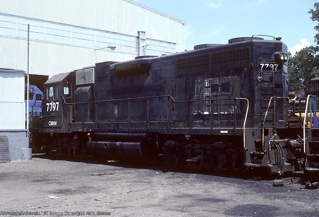CMNW GP38 7797